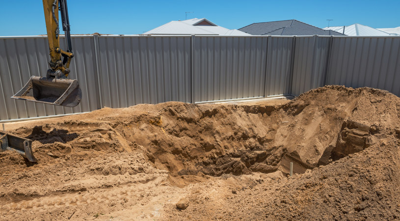 The Differences Between In-Ground & Above-Ground Pool Digging - Mondo EX